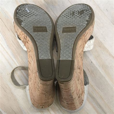Toms Sandals Womens 65 Clarissa Ankle Straps Tan Can Gem