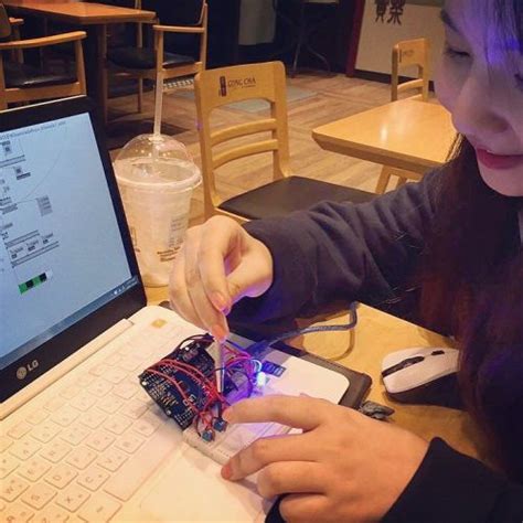 Insta Arduino 작년 vvvv 연습 arduino arduinouno led control by