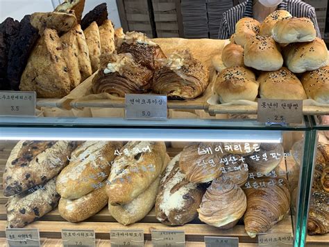 먹카이브 🍽 On Twitter ️ 마곡 발산 베이커리 룬 ⤷ 얼그레이 크루아상 첫인상은 크고 묵직하다 보통 아니다 이 빵 크루아상 결 하나하나 살아있고