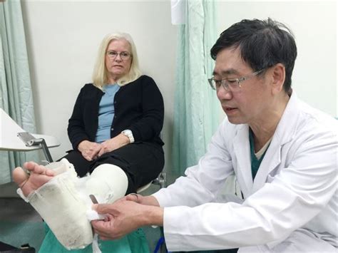 跟骨骨折十個月不察 美國媽險跛腳一輩子 華人健康網 專業即時優質的健康新聞及資訊分享平台業即時優質的健康新聞及資訊分享平台