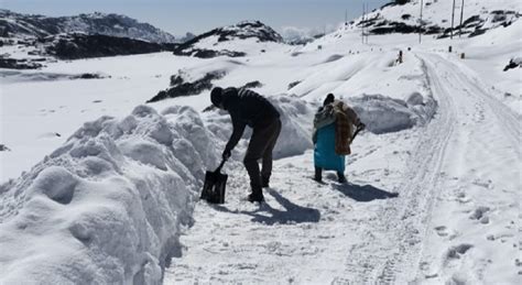 Arunachal Pradesh Tawang Witnesses Heavy Snowfall Movement Of