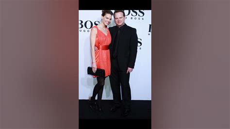 Hilary Swank Shows Off Her Pantyhose Youtube
