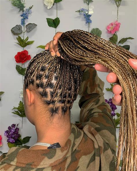 An Angel Did My Hair On Instagram Everyones Favorite Color Combo Small Honey Bun Knotle