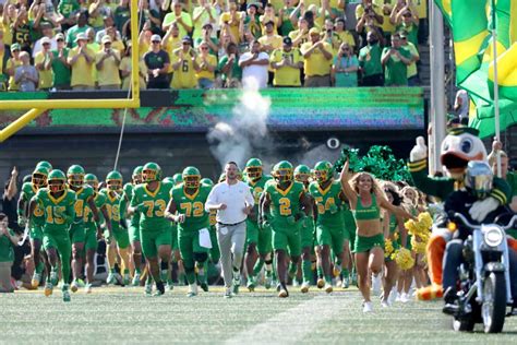 Former Oregon Football Receiver Ryan Pellum Arrested Accused Of Pistol Whipping Victim The