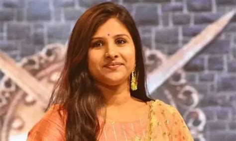 Telugu Singer Mangli S Song Kanne Adirindi Song In Roberrt A Rage