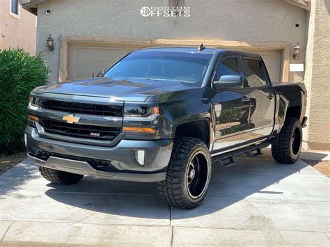 2018 Chevrolet Silverado 1500 With 20x12 44 Rbp 71r And 33125r20