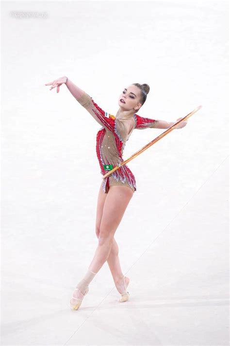 Пин на доске Дина и Арина Аверины Гимнастика Художественная гимнастика Спорт