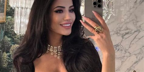 Andreea Sasu Chi è La Madre Natura Di Ciao Darwin Dalla Romania All