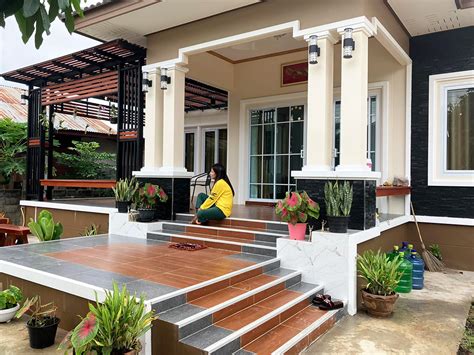รวม 42 ไอเดีย “ปูกระเบื้องระเบียง” สวยงามทันสมัย สำหรับหน้าบ้าน