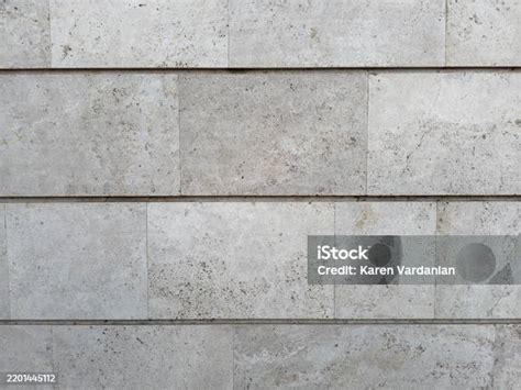 정사각형과 직사각형 선이 있는 콘크리트로 만든 흰색과 회색의 오래된 벽 형태의 배경 0명에 대한 스톡 사진 및 기타 이미지 0명 갈색 거친 Istock