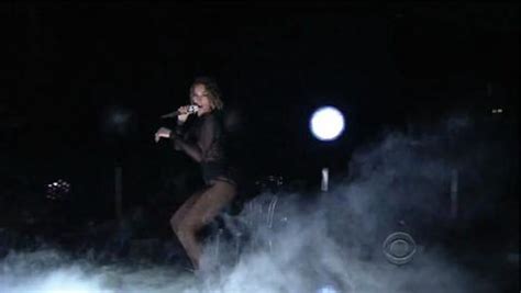 Watch Beyonces Nip Slip As She Performs Drunk In Love With Jay Z At