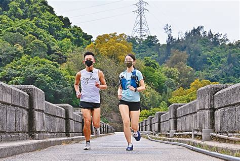 专家教路拣选越野跑装备 跑鞋要舒适 衣物宜透气 星岛日报