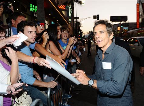 Left Handed Celebrities Popsugar Celebrity