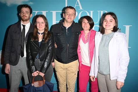Dany Boon Avec Sa Compagne Sa Fille Et Son Frère Kad Merad En