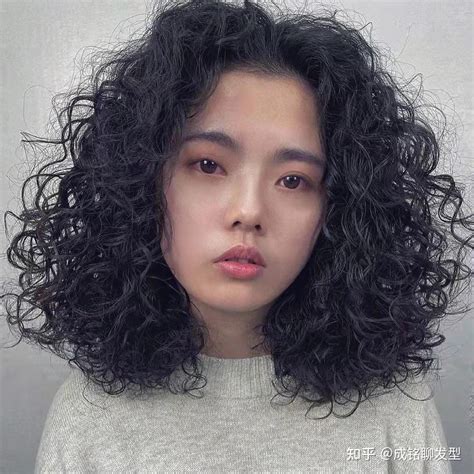 羊毛卷已经过气了今年流行烫巴西卷时髦的小姐姐已经上头 知乎
