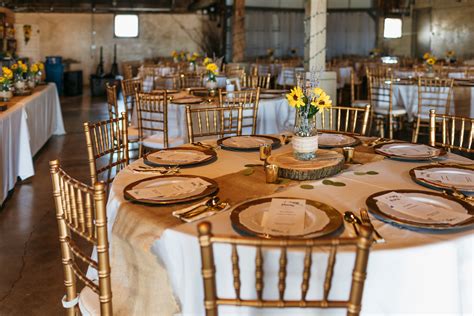 Des Moines Iowa Wedding Photographers Rustic Rose Barn — Des Moines
