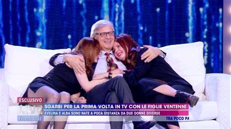 Sgarbi Le Figlie Con Lui Per La Prima Volta In Tv Sono Delle Madri