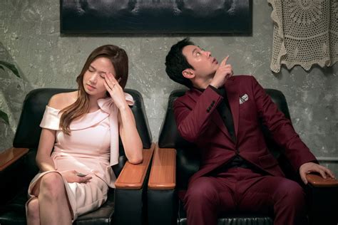 결혼하는 척 같이 사는 척