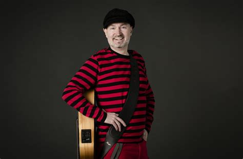 Pappa Kapsyl Intervjuad Barnmusik På Blodigt Allvar — Pappa Kapsyl