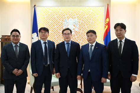 Пусан хотын Эдийн засаг дэмжих агентлагийн даргатай ЖДҮ г дэмжих талаар санал солилцжээ