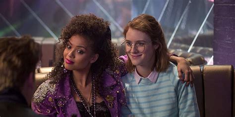 How Mackenzie Davis Puts A Human Face On Her Robot Characters