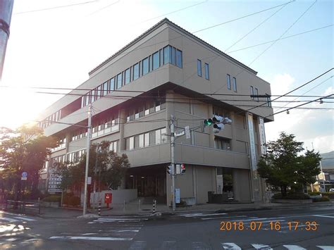 周辺環境 下諏訪町西豊 売地 進入路と道路との接面間口は狭いですが中へ入れば250坪超の土地面積が有ります現況 建物有り のままで