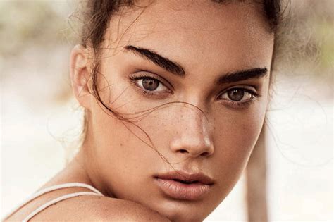 Бьюти-тренд: прямые брови: fashion_lakbi — LiveJournal