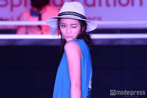 画像1 1 岡田結実、くびれ露わなセクシー私服を公開「ドキドキする」と絶賛の声 モデルプレス