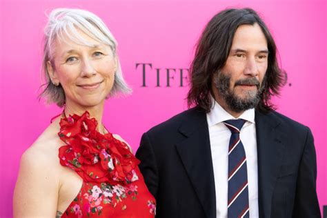 Keanu Reeves And Girlfriend Chungeloisa