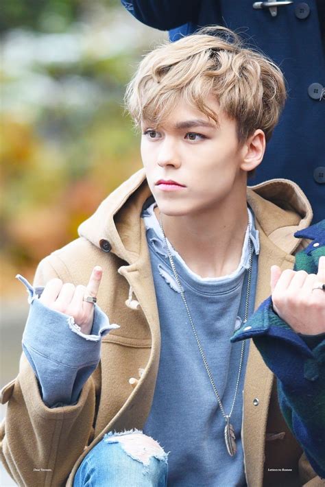 Chwe Hansol Yeux