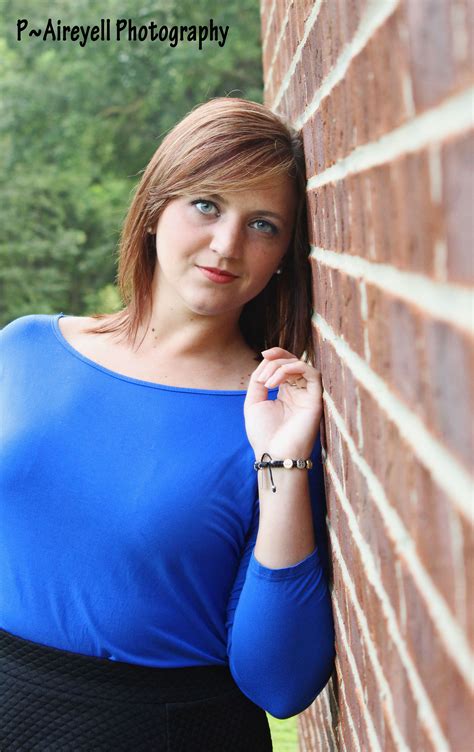 Stunning Senior Portraits Perfect Poses In The Summer Sun