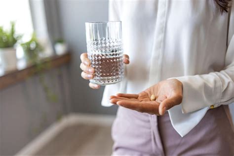糸リフトのダウンタイムは？施術後に現れる症状や過ごし方のポイントを解説