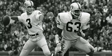 10 Best Offensive Guards In Nfl History Ranked