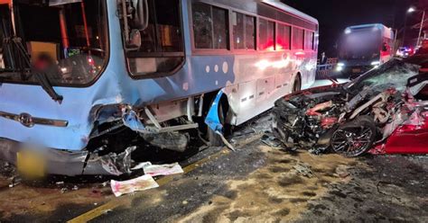 승용차가 중앙선 넘어 버스와 쾅9명 중·경상종합