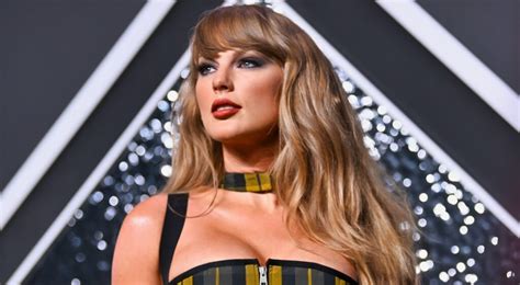 Photos Taylor Swift Had Everyone Going Crazy Over Her Insane Thigh