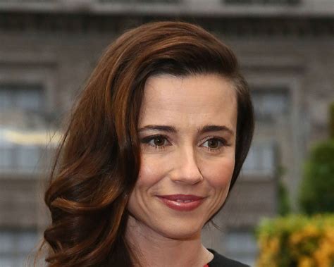 Pictures Of Linda Cardellini Pictures Of Celebrities