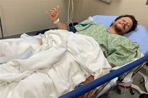 Una Chica Muere Por El Ataque De Un Tiburón Después De Haber Saltado Al