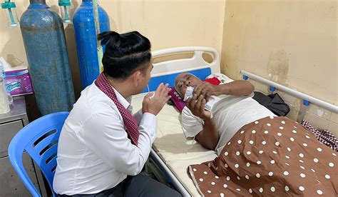 អាសូរ តារា ជើង ចាស់ មិន សា រិ ន ចង់ ជួប មុខ កូន ដែល ជាតា រា ស្រី អ៊ុំ សុវណ្ណ នី ជា លើក ចុង