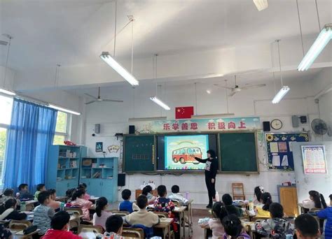“落实双减 提质共赢”系列报道：提高课堂效率，优化作业减负 搜狐大视野 搜狐新闻