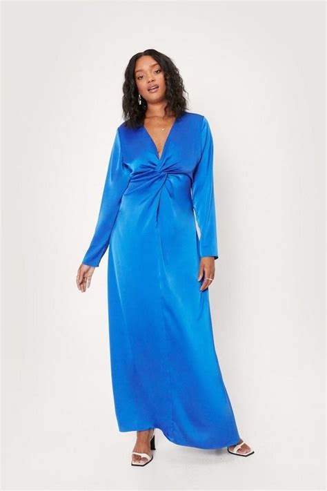 19 Cute Plus Size Winter Maxi Dresses To Shop In 2022
