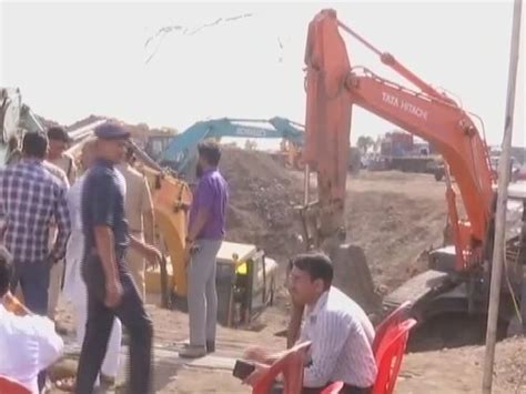 2 Year Old Girl Stuck In 300 Feet Deep Borewell For 3 Days Dies