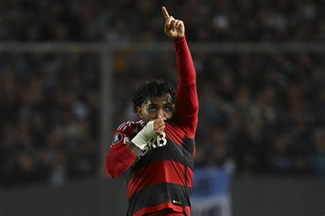 Gabigol Do Flamengo Se Torna O Maior Artilheiro Brasileiro Na