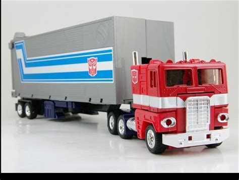 Optimus Prime Truck G1