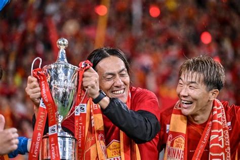 画像・写真：「髪長いとイケメンだな楢崎さん！」j1名古屋のルヴァン優勝の裏で、元日本代表gk「楢埼正剛氏のロングヘア」が話題に！ 吉田麻也の