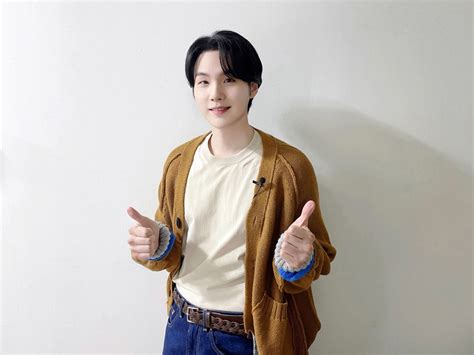 Btsofficial On Twitter 오늘의방탄 아이유의 팔레트 With Suga 🎨 “우리는 오렌지 태양 아래