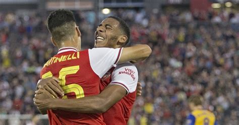 Watch Gabriel Martinelli Finishes Off Slick Team Move On Arsenal Debut