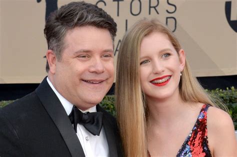 Sean Astin Kal Penn To Guest Star On Big Bang Theory