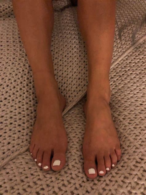 Handcuff Me Or Let Me Free R Verifiedfeet