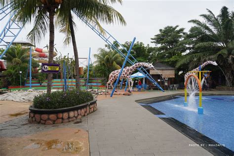 Wonderland Waterpark Galuh Mas Karawang Mauzafiq