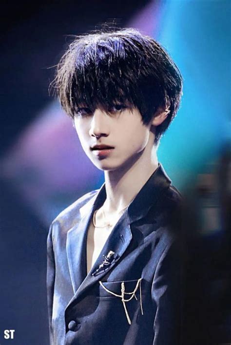 翩翩少年郎满身光芒未来可期 朱志鑫 360娱乐你开心就好